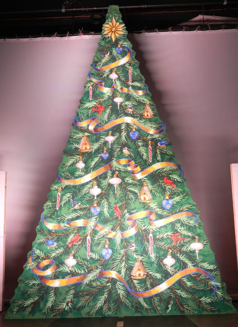 18 Foot Nutcracker Tree – Tuxedo Junction Fine Art